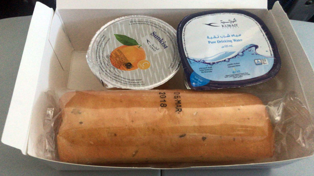 Kuwait-Airways-A320-Economy-Class-snack | Flybranchen.dk - Fly, rejser ...